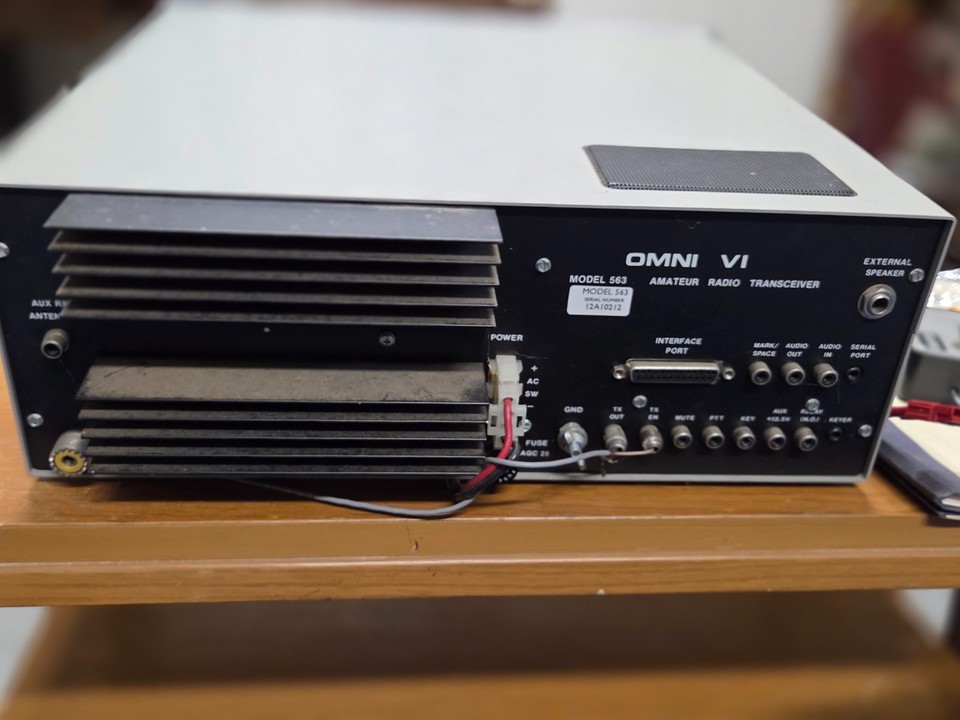 Ten Tec Omni VI md-563 sn 12A10212 with desk microphone, Operators ...