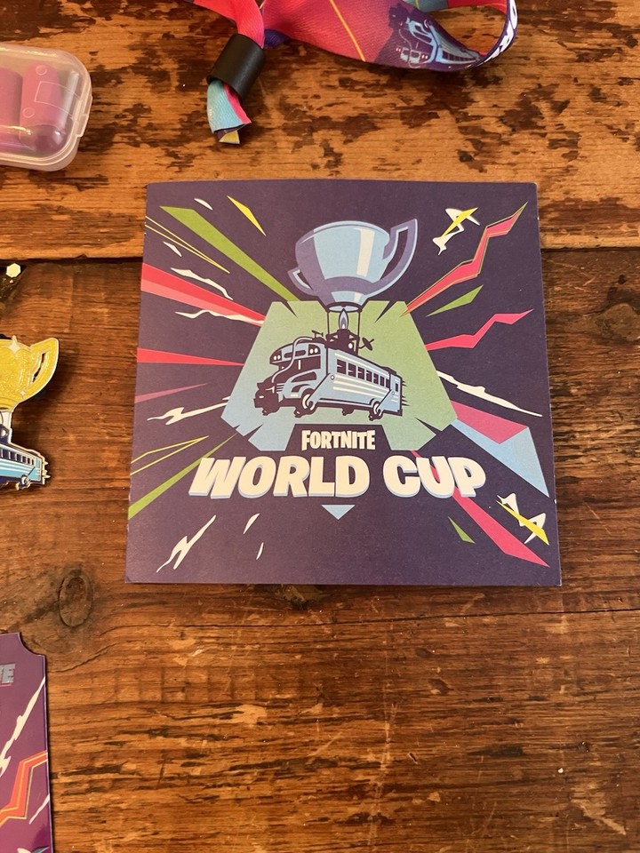 Fortnite World Cup 2019 Memorabilia Lanyard Pin Bracelet Earplugs ...