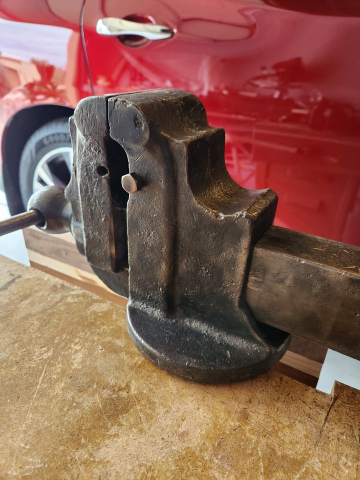 Vintage BENCH VISE. PRENTISS No 91 BULL DOG? Antique heavy tool ...