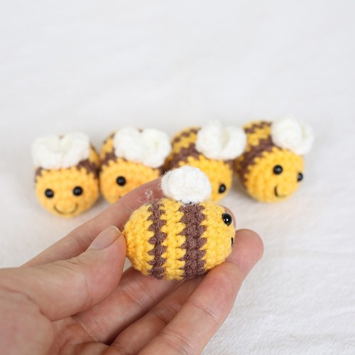 Novelty Creative Knitting Bee Keychain Funny Bees Keyring Bag ...