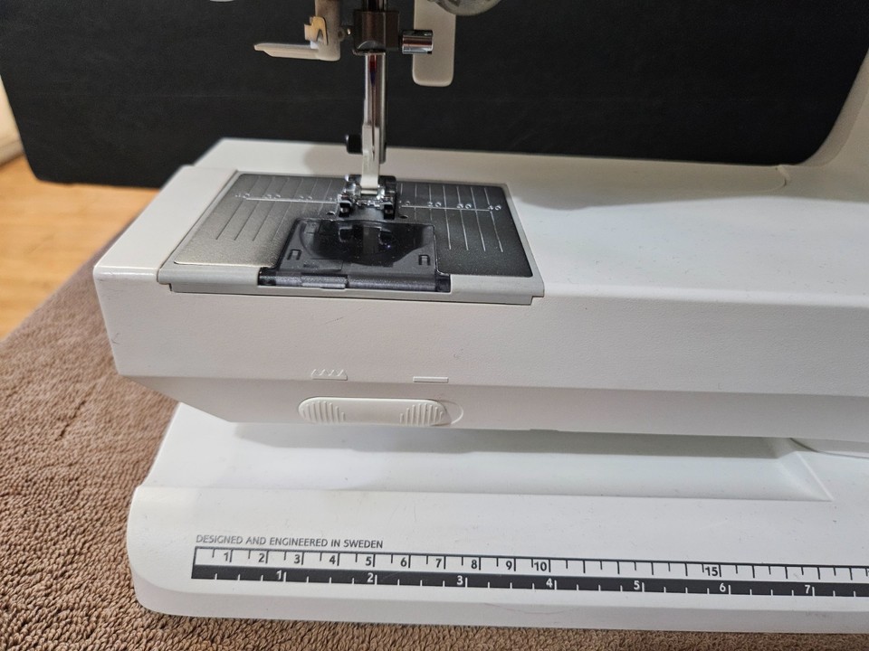 HUSQVARNA VIKING OPAL 650 SEWING MACHINE WITH PEDAL TYPE P221 EXCELLENT ...