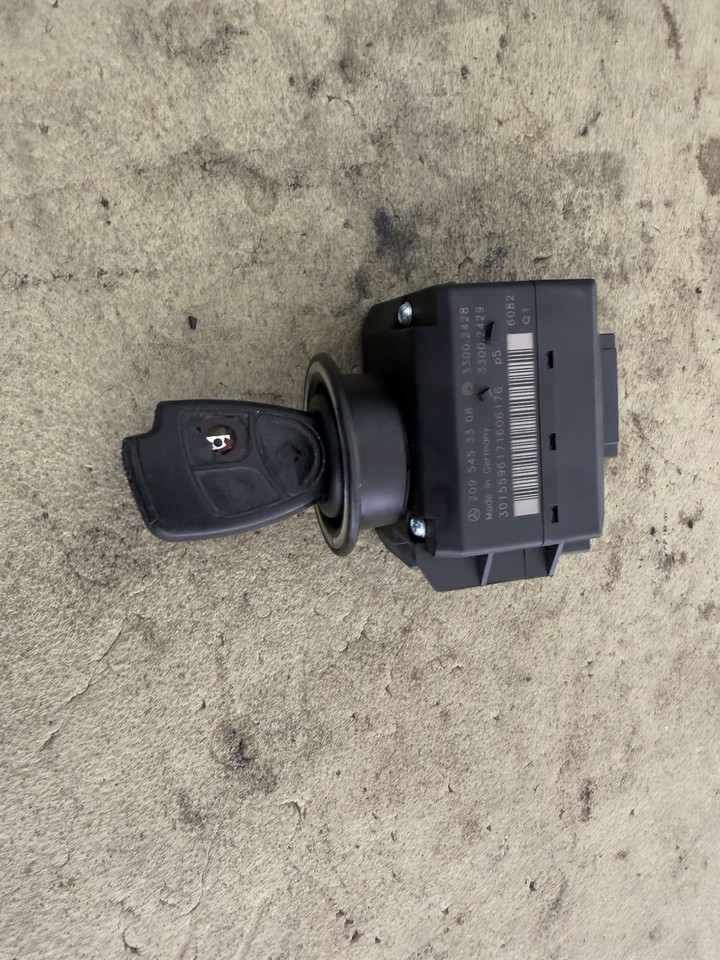 05-09 Mercedes W203 W209 C230 Ignition Switch Module Node W/ Key ...