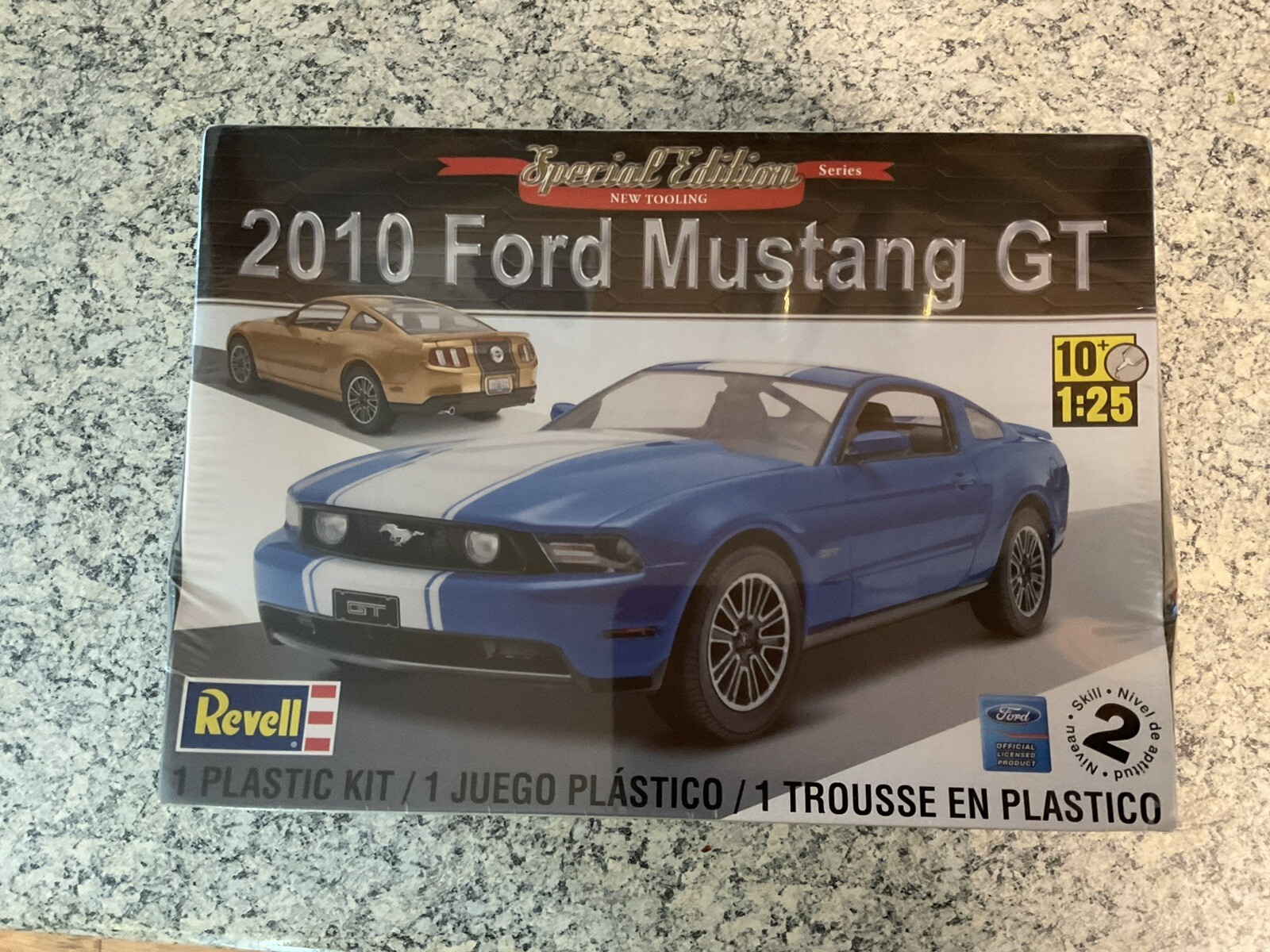 Revell 1/25 Scale 2010 Ford Mustang GT Plastic Model Car Kit 4272 for ...