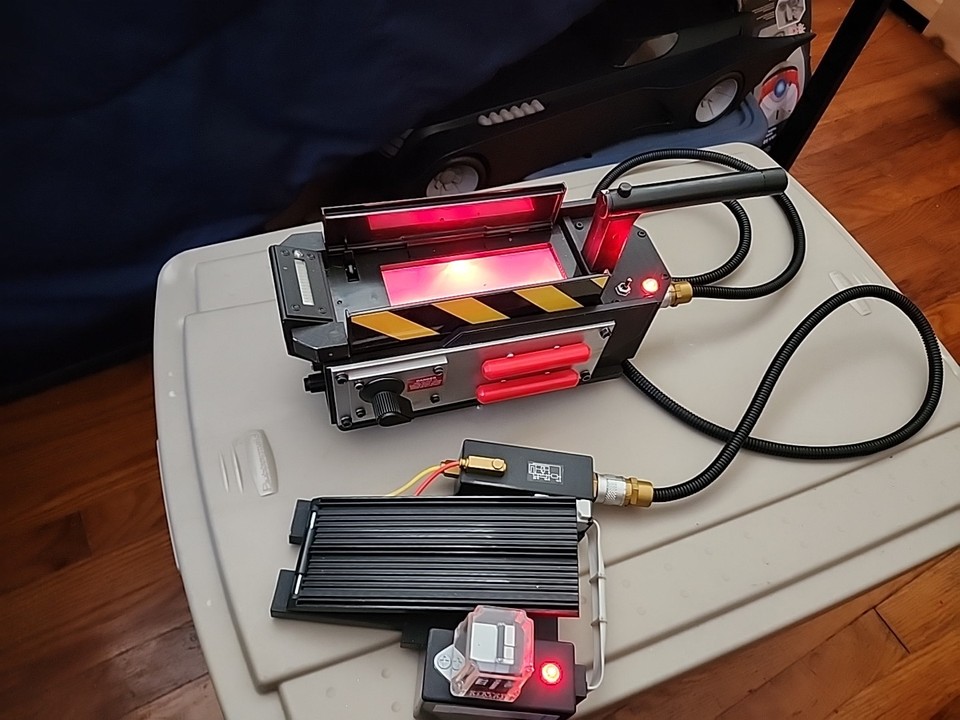 GHOSTBUSTERS Ghost Trap Replica by Mattel Matty Collector 2011 | eBay