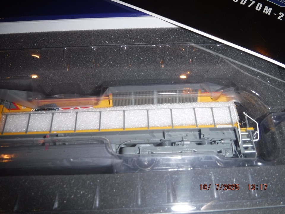 ATHEARN GENESIS HO UNION PACIFIC SD70ACe LOCOMOTIVE #8334 - ITEM #G68520 - NEW! | eBay