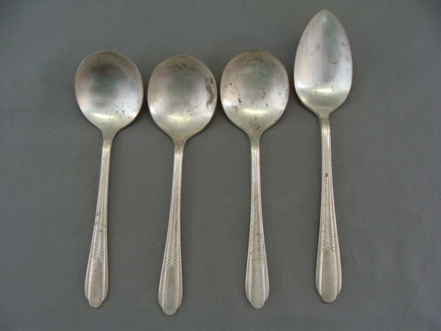 3 Silverplate Soup Spoons & 1 Serving Spoon In The Plume Pattern ...