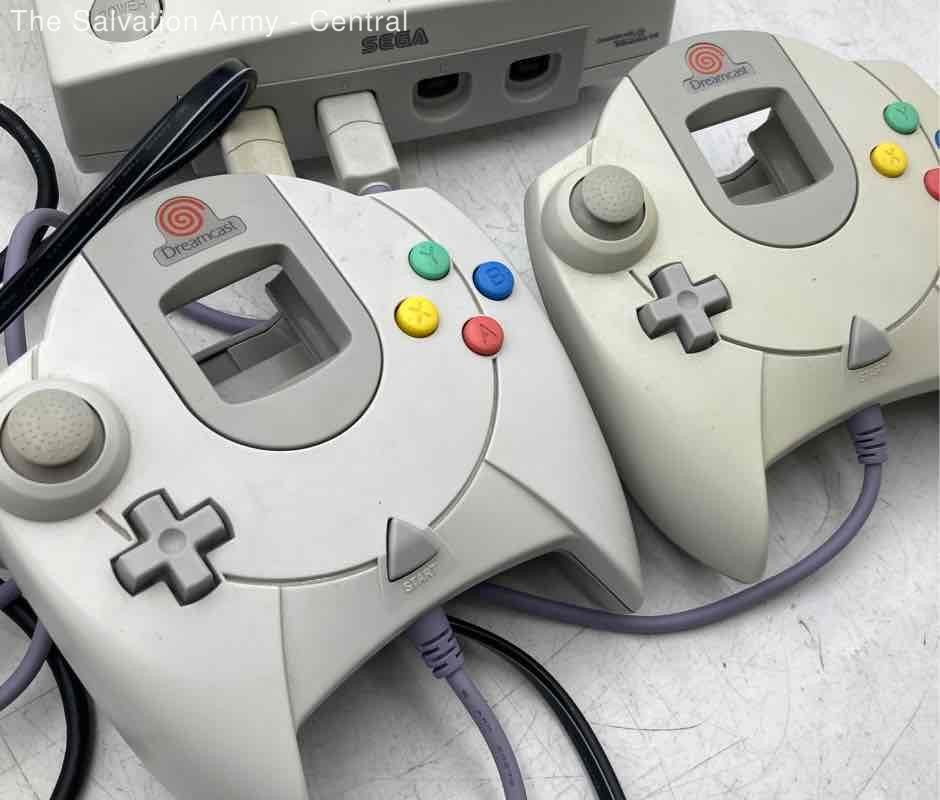 SEGA Dreamcast HKT-3020 White Video Game Consoles With Two Controllers ...