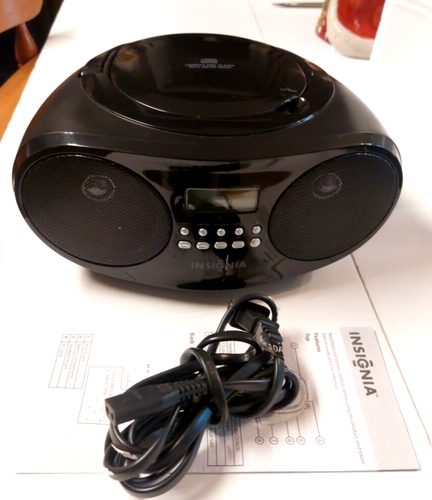 Insignia- Insignia CD/ AM/FM Radio Boombox Black NS B4111 In Original ...