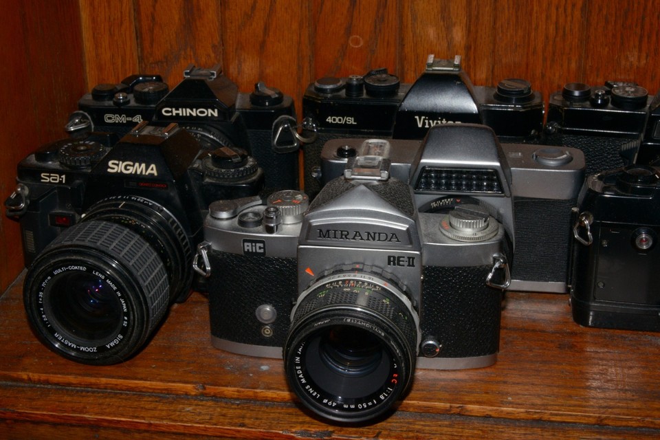 VINTAGE 35MM & DIGITAL CAMERA COLLECTION Nikon, Minolta, Canon, Kodak ...
