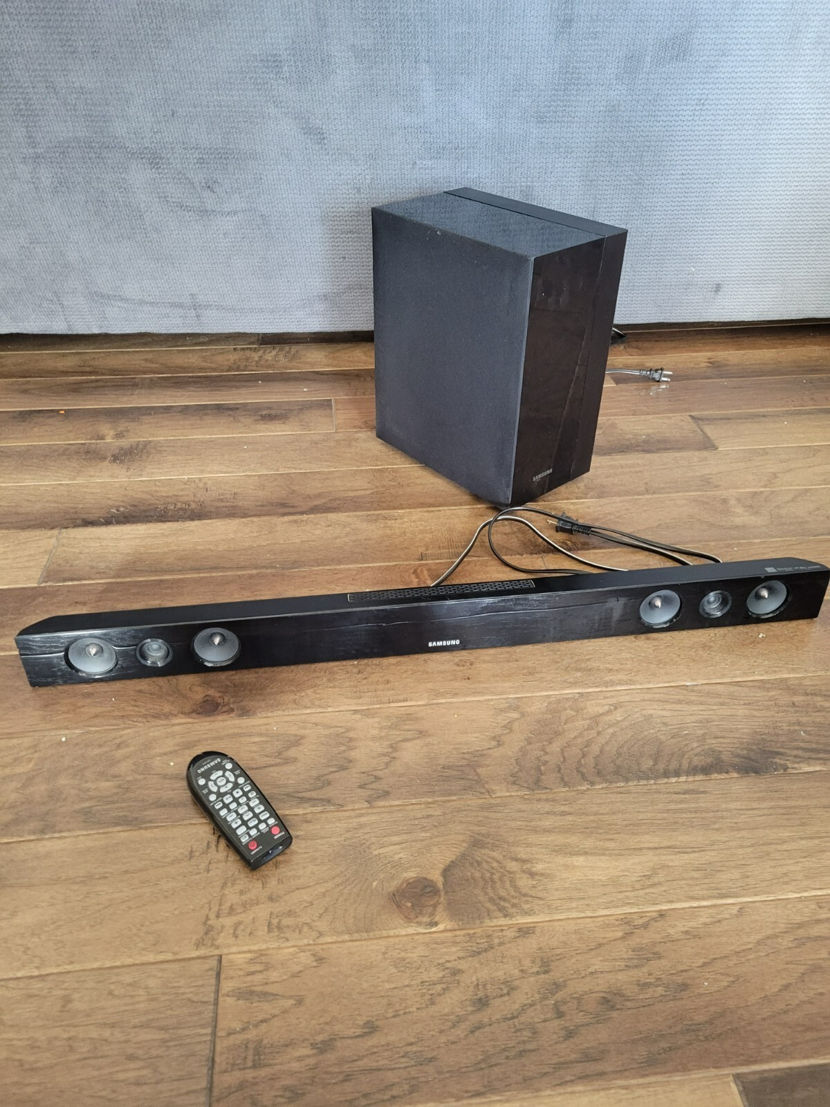 Samsung F450 Sound Bar and Sub Woofer | eBay