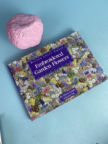 More Embroidered Garden Flowers (Milner Craft Series) by Lampe, Diane ...