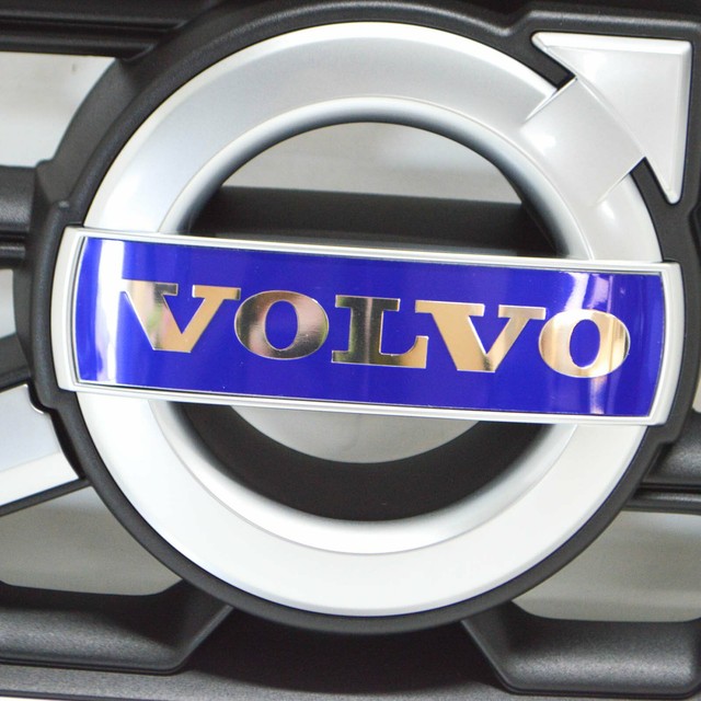 Volvo C30 Kühlergrill vorne R-design 31290405 neues echtes online ...