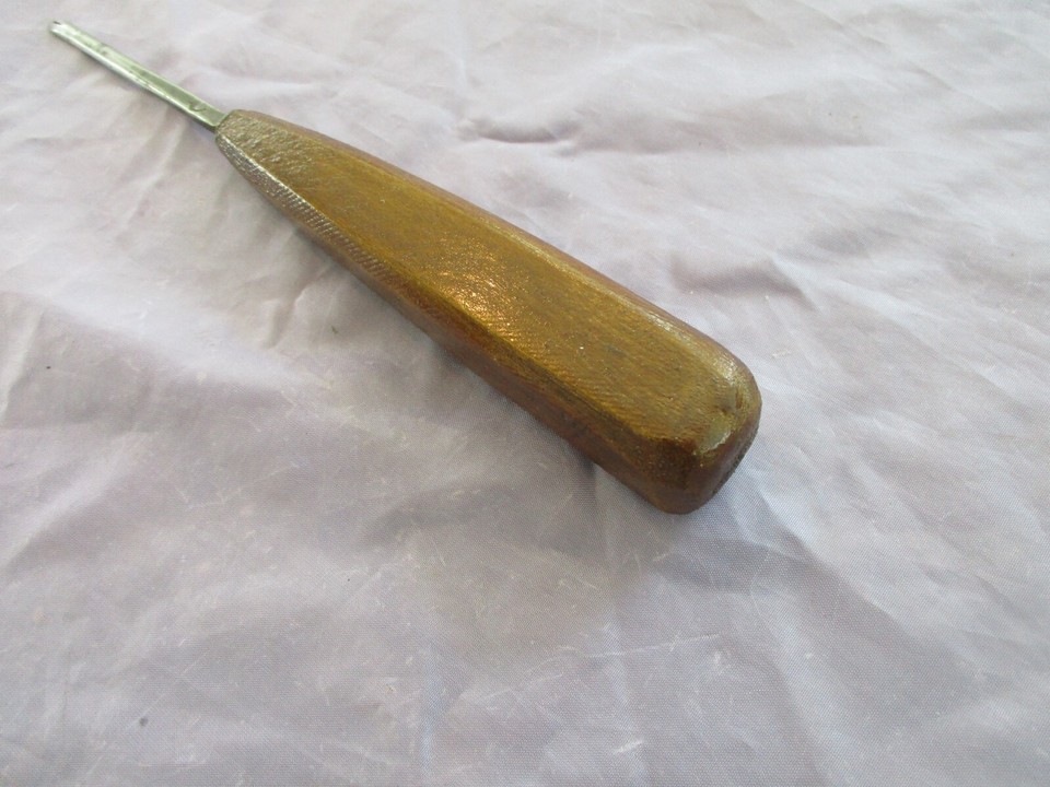 VIN HENRY TAYLOR W ACORN LOGO 3/16" WIDE SPLIT NO 7 STRAIGHT CARVING ...