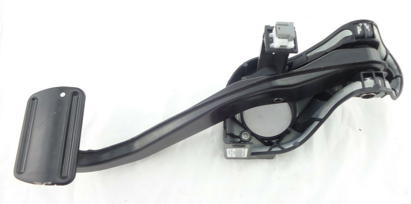 Bremspedal Pedal Bremse Mercedes E-Klasse W204 S204 A2042902001 | eBay.de