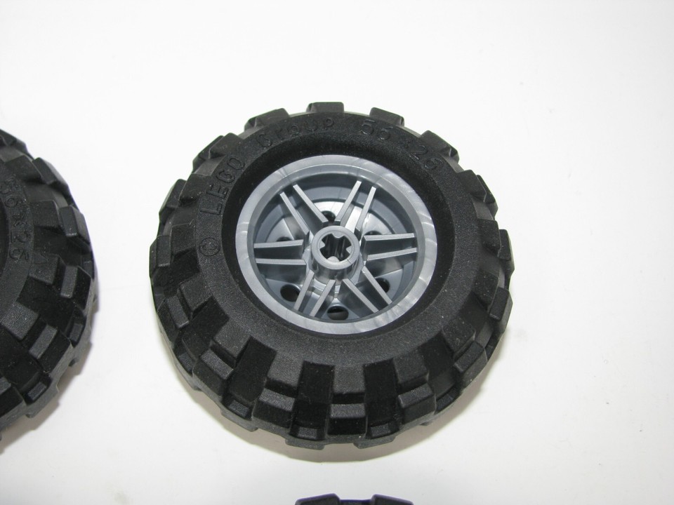4 Lego 56x26 Balloon Tires/Wheels 56145/55976 Flat Silver Rims from set ...