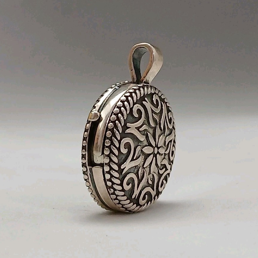 Vintage Solid 925Sterling Silver Engraved Locket Floral Themed Bill Box ...