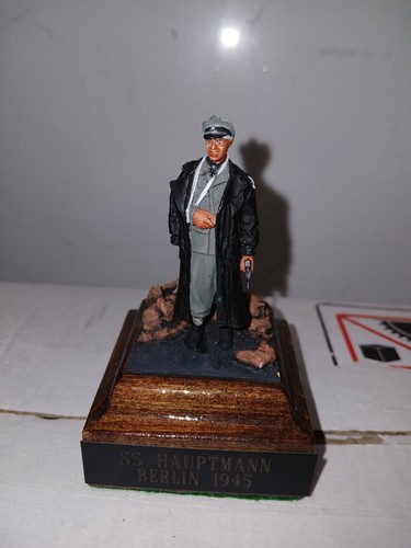 Painted 54 mm Miniature of German SS Hauptmann 1945 Berlin | eBay