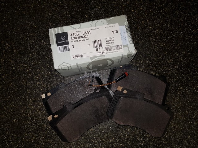Genuine Mercedes-Benz TS Disk Brake Pads A0074206320 for sale online | eBay