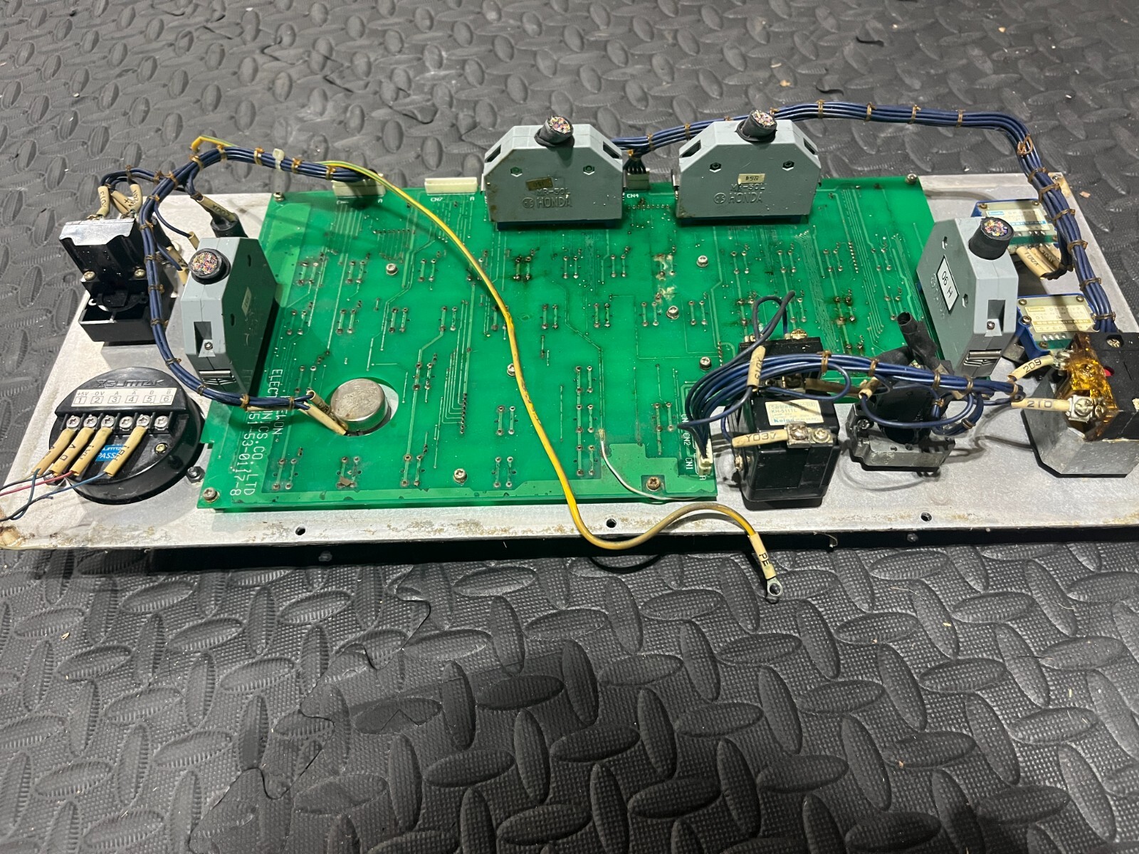 HAWEON HI ECO-31A CNC OPERATOR PANEL HAEWON 0551-53-0117-8 LGF-015-100 ...