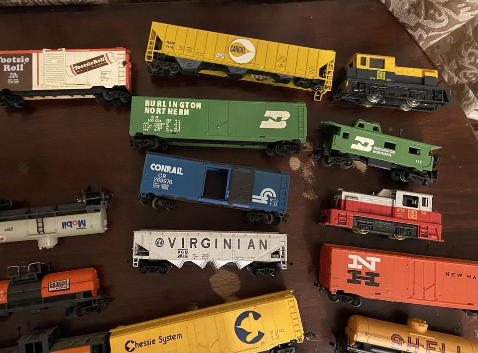 Tyco, Life Like HO Scale Model Train Cars -Cabooses -Locomotives - Box ...