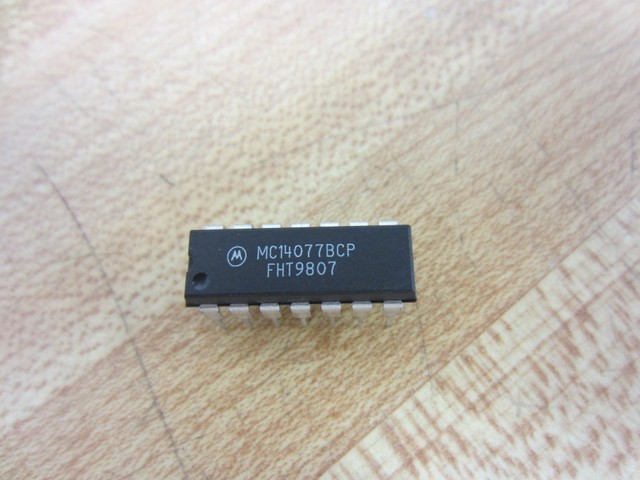 MC14077BCP Motorola CMOS Quad Ex-or Gate IC 4077b 4077 - NOS for sale ...