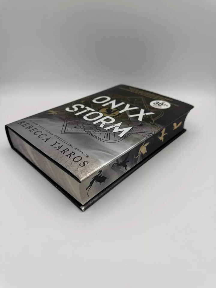 Onyx Storm Deluxe Edition by Rebecca Yarros Hardcover SPRAYED EDGES IN ...