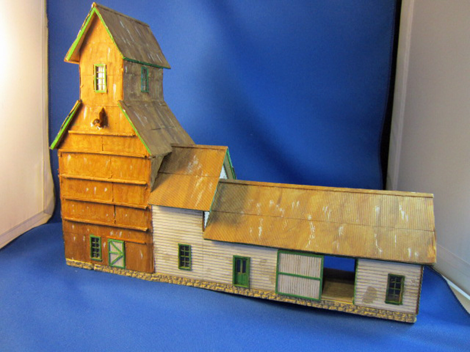 GRAIN ELEVATOR HO Model Railroad Structure Unpainted Kit BR114 | eBay