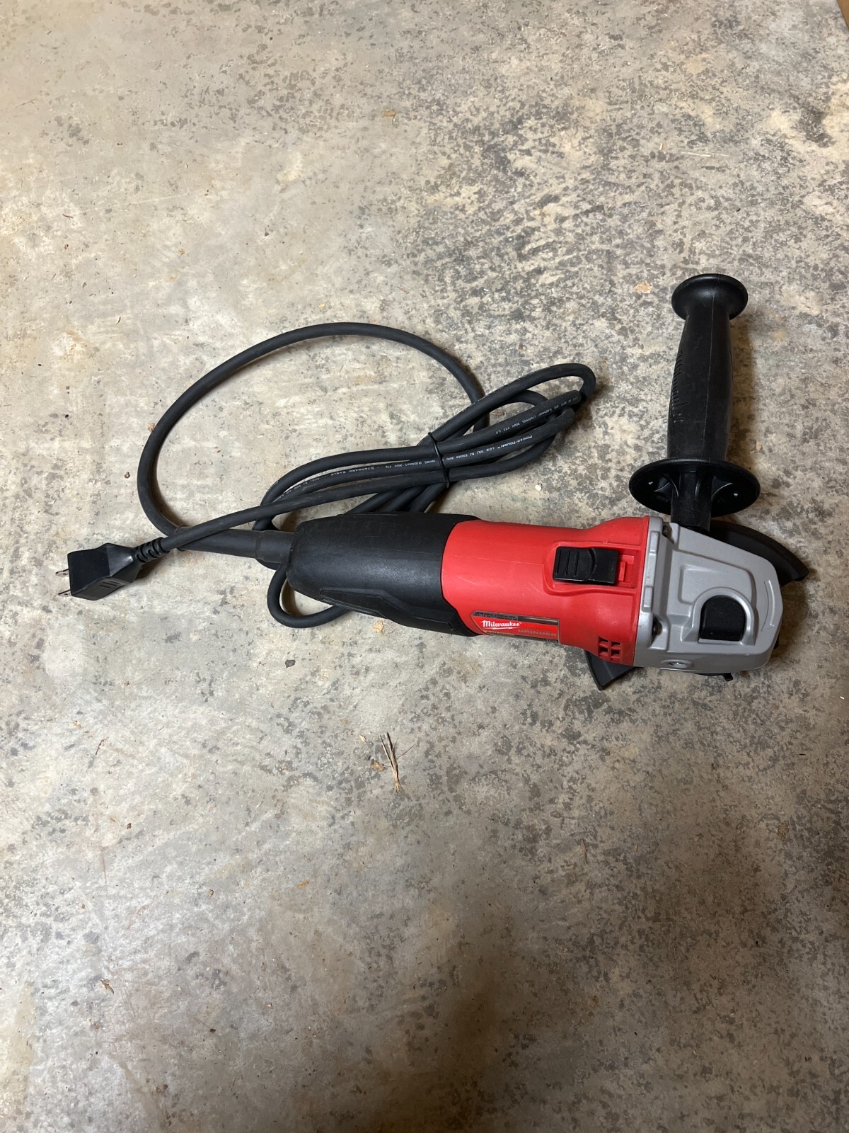 Milwaukee 6130-33 7 Amp Corded 4-1/2 in. Lightweight Small Angle ...