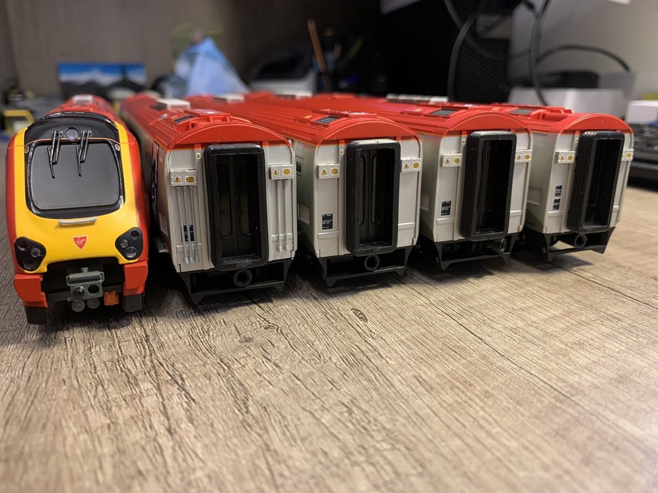 Bachmann 32-627 OO Gauge Class 221 5 Car Super Voyager Virgin Trains No ...