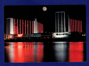 VTG. POSTCARD FLAMINGO HILTON HOTEL CASINO AT NIGHT ON RIVER LAUGHLIN ...