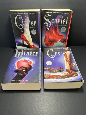 Lot 4 The Lunar Chronicles Books 1-4 Cinder Scarlet Cress Winter ...