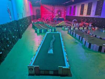 Alice In Wonderland Mini Golf Course - 12 Hole Course | eBay UK