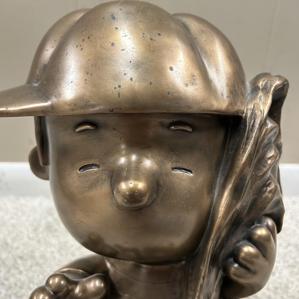 Peanuts Charlie Brown Linus Bronze Statue Garden 14" United Feature ...