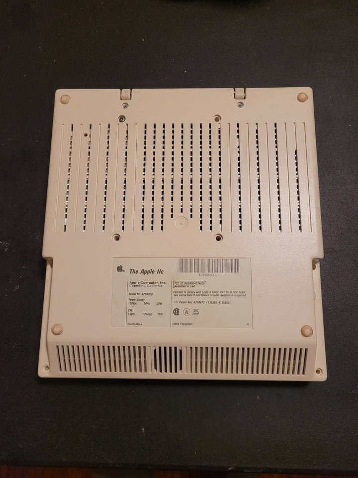 VINTAGE APPLE COMPUTER LOT (Macintosh LCII And Apple IIC) For Parts Or ...
