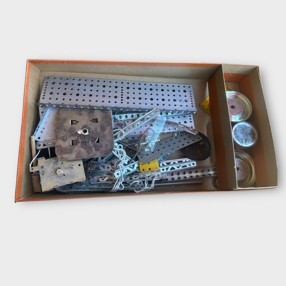 Vintage A.C. Gilbert The New Erector Set 100 Toys in One – Set ...