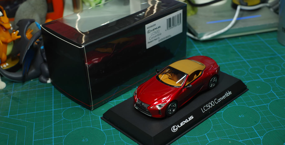 1:43 Kyosho LEXUS LC500h L Package Red Nova Glass Flake Die Cast Model ...