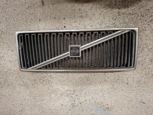 VOLVO 740 PRE FACELIFT FRONT GRILL 1984-1989 | eBay