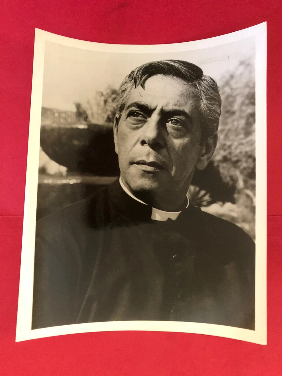 Robert Strauss Actor