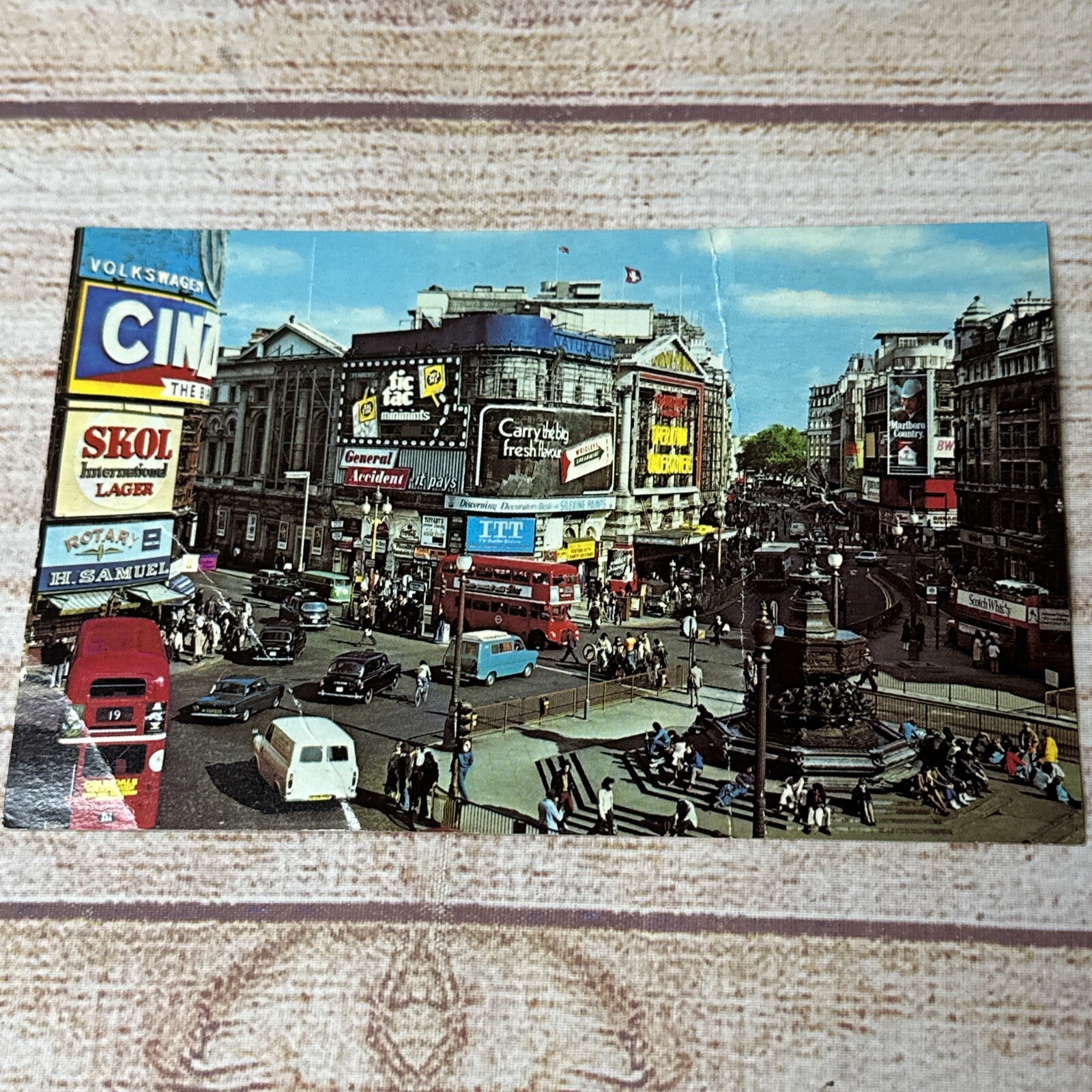Vintage Postcard Picadilly Circus London England Great Britain Creased ...