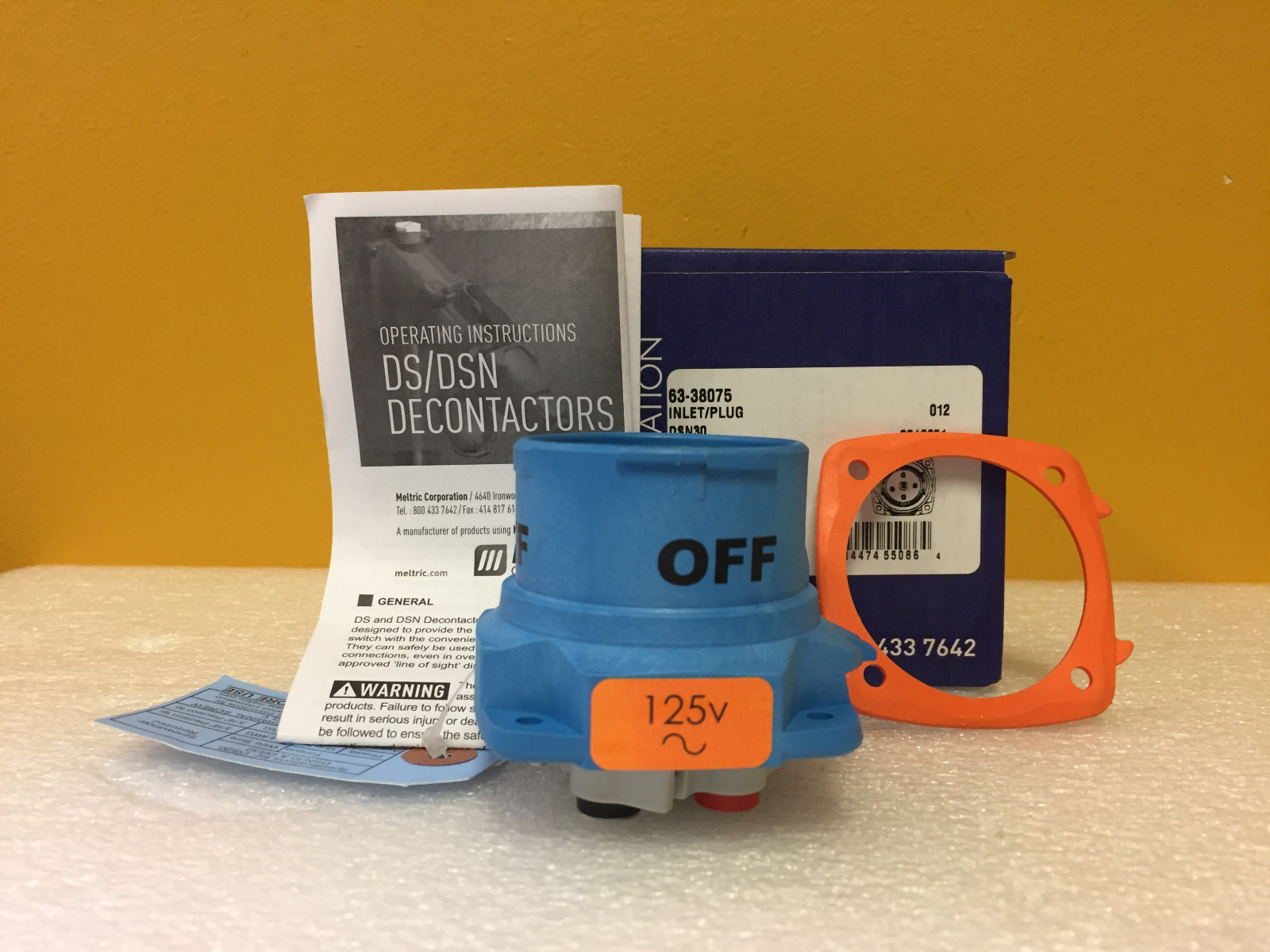 Meltric 63-38075 DSN30, 30A, 125 VAC, Type 4X.1P+N+G Inlet Plug. New in ...