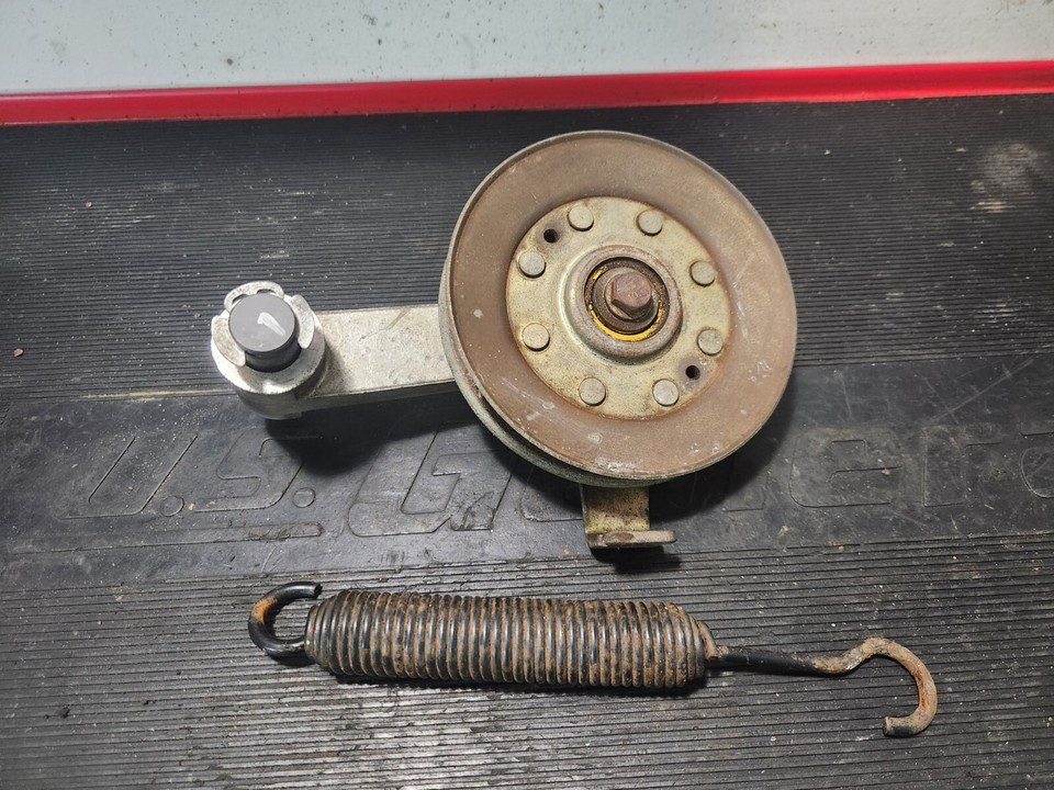 John Deere 54" 60" 72" Mower Tension Idler Arm & Pulley M134968 ...
