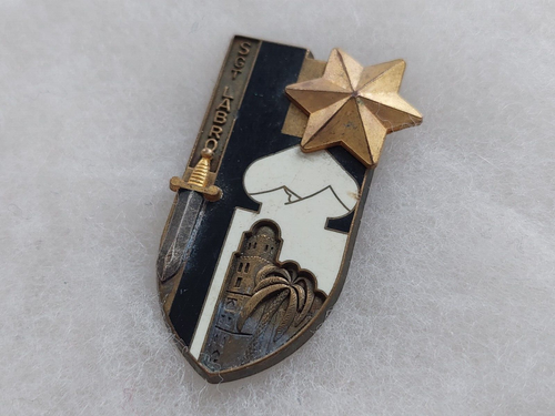 Un insigne militaire " 77° Promotion EAT / SGT LABRO " G 3416. | eBay