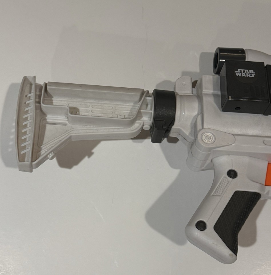 2016 Hasbro Star Wars NERF Captain Phasma Blaster Electronic Glowstrike ...