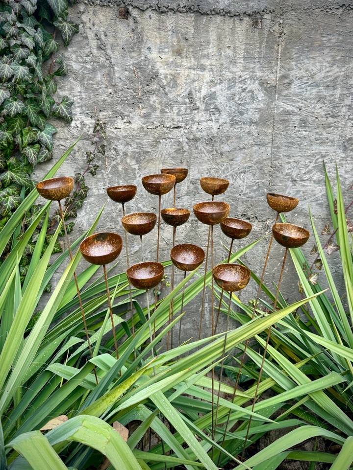 15 Rusty flowers, Cute rusty metal flower, Outdoor Garden decor, Metal ...