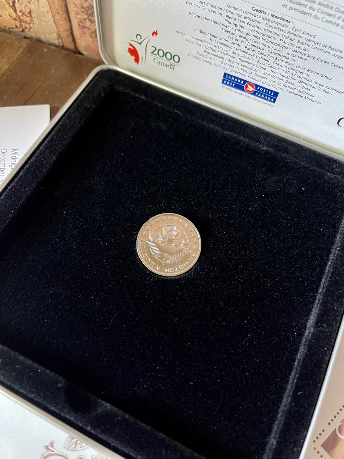 1999 - 2000 CANADA POST OFFICIAL MILLENNIUM KEEPSAKE STAMPS & COIN SET ...