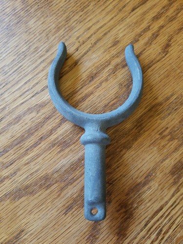 Vintage Oar Lock Galvanized Metal 5 1/4" Tall x 2.25" Wide Inside U ...