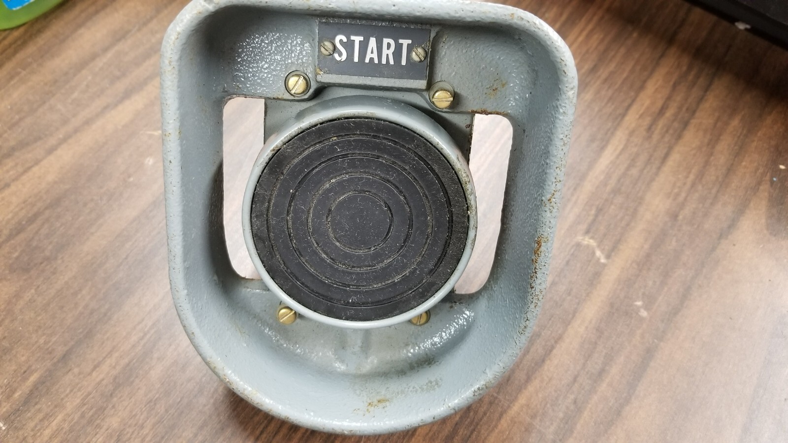 Allen Bradley A-B 800P-1F1BBS 800P1F1BBS Guarded Palm Push Button Type ...