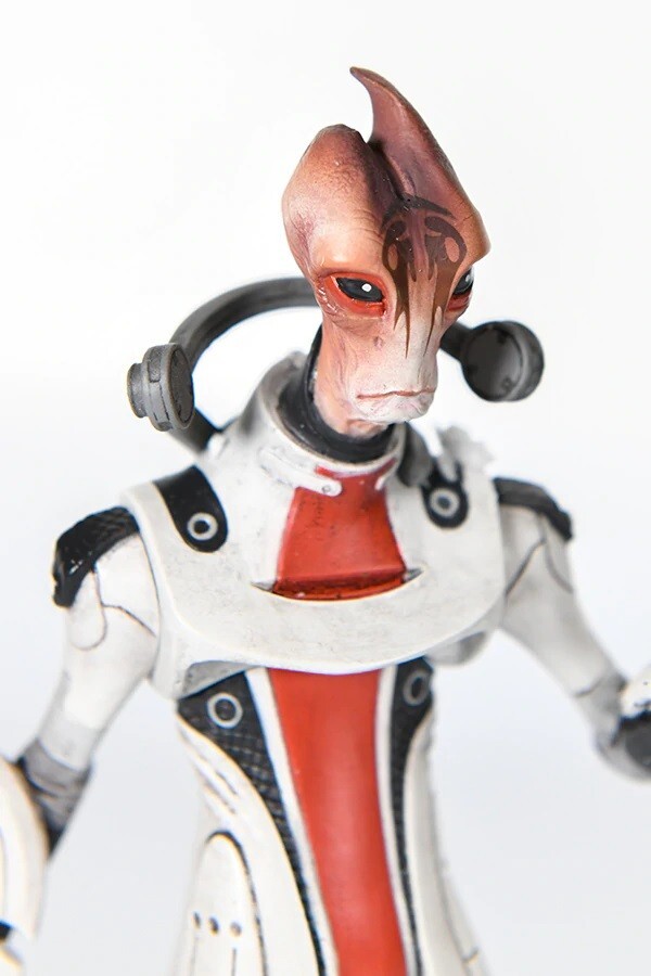 Mass Effect Mordin Solus Statue 8" N7 Salarian Scientist Color Box Sold ...