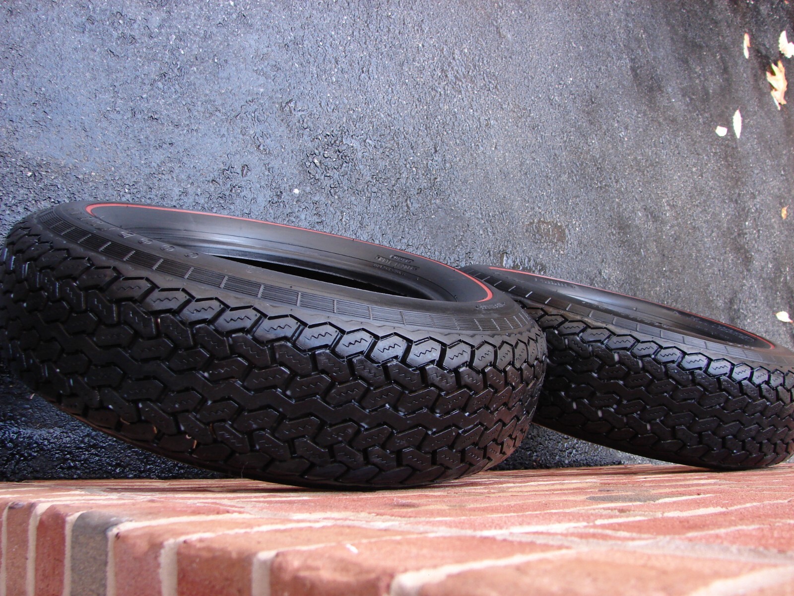 VINTAGE GOODYEAR G800 REDLINE SIDE WALL 185SR15 TIRES TRIUMPH TR250 TR6 ...