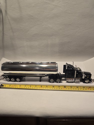 New Ray 1/32 Kenworth W900 Sleeper Cab Black & Tanker-New Condition | eBay